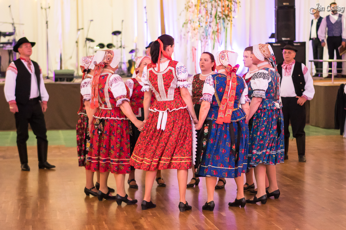 Nitra_v_kroji 2.jpg - NitraDeň.sk