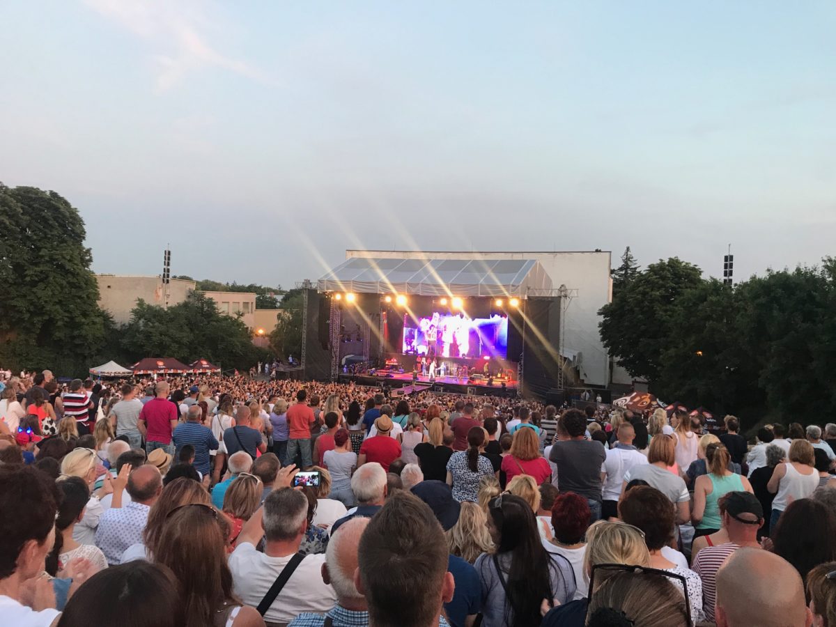 Hudobná legenda vystúpila v Nitre, Elán zaplnil amfiteáter - NitraDeň.sk