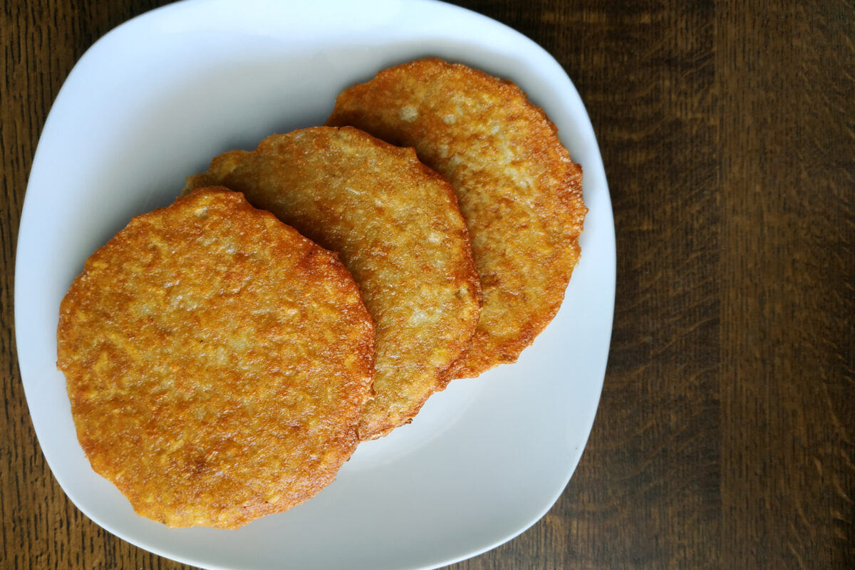 Neodolateľné zemiakové placky so škvarkami. Vyskúšajte túto chrumkavú ...