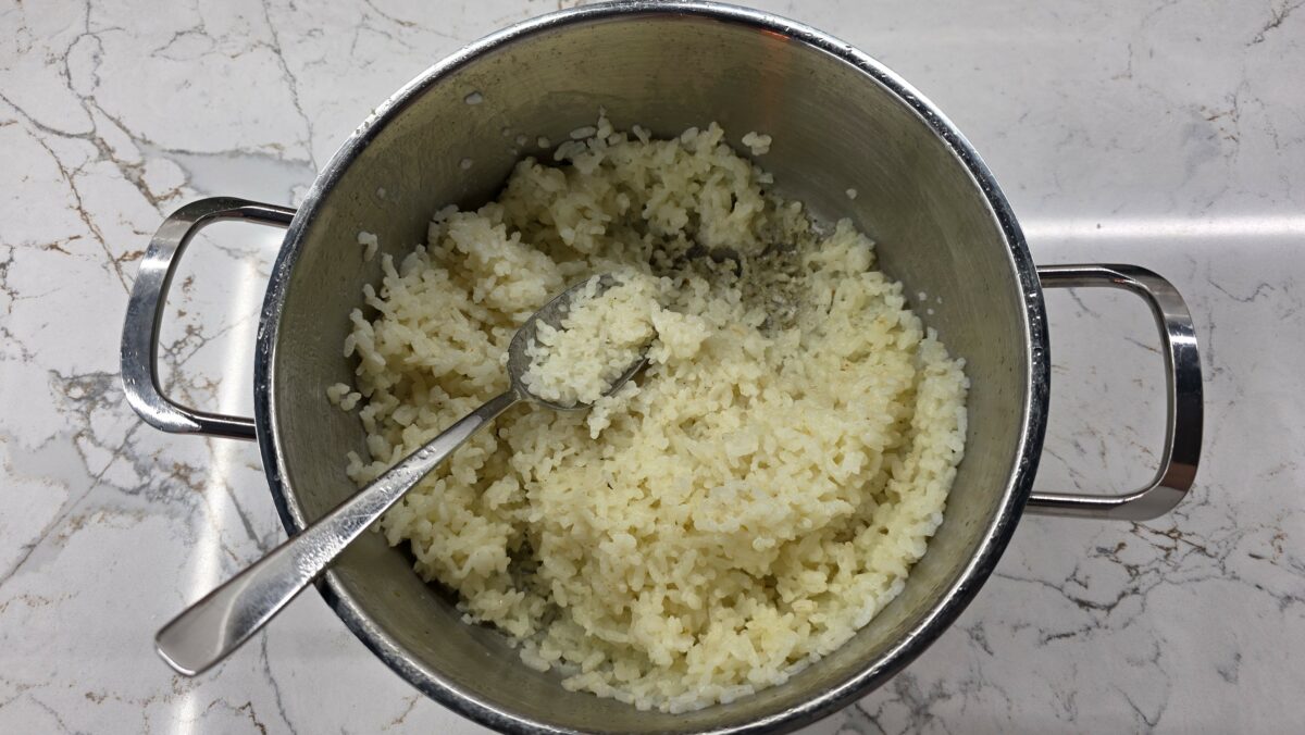 Zvyšná varená ryža? V Ázii z nej za pár minút pripravujú najrýchlejšiu ...