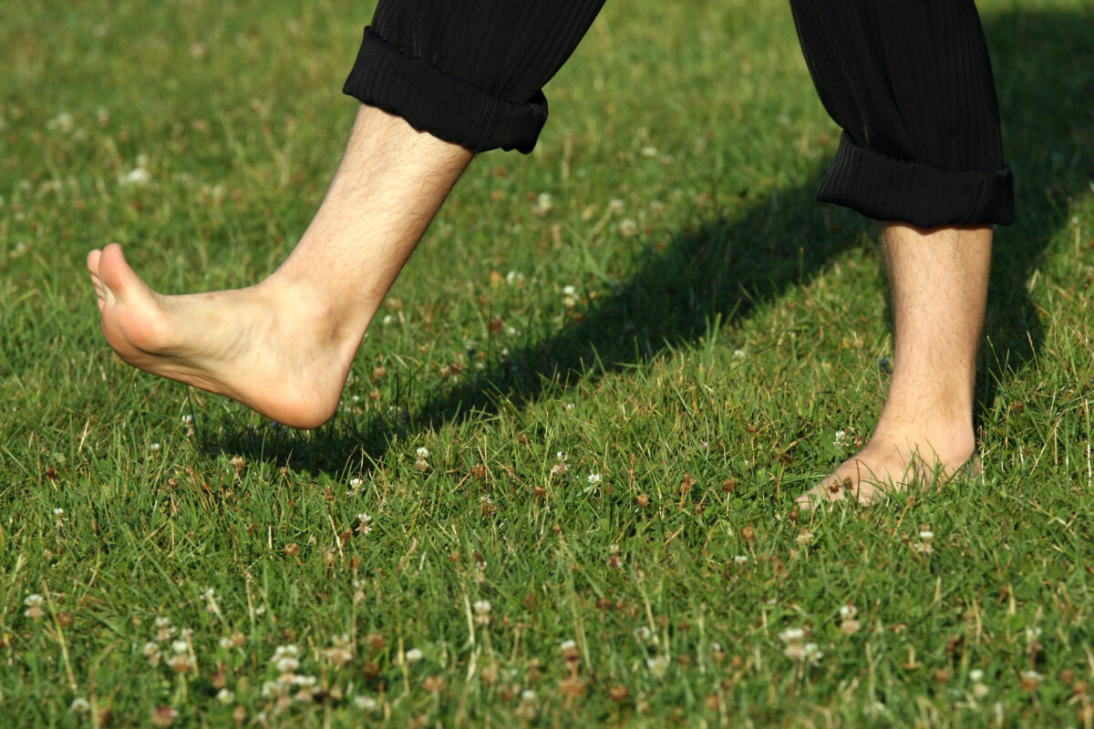 Bolí vás chrbát a bedrá? Možno za tým stoja vaše topánky. Zistite ...
