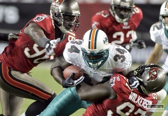 Vo veku 26 rokov zomrel hráč Chicaga Gaines Adams - SITA.sk