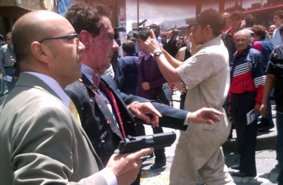 Bomba mala zabiť exministra Kolumbie, zomreli podriadení - Fotka 1 z 8 ...