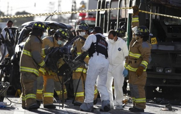 Bomba mala zabiť exministra Kolumbie, zomreli podriadení - Fotka 1 z 8 ...
