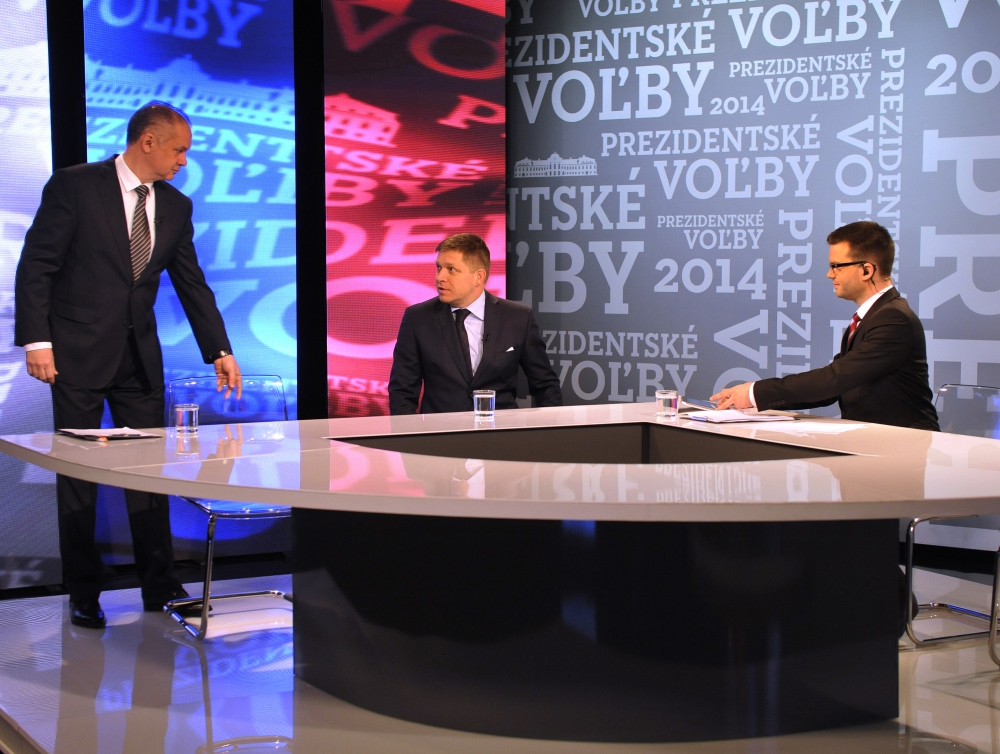 Poslanci si stavili na prezidenta, v hre sú Biblia aj saláma - SITA.sk