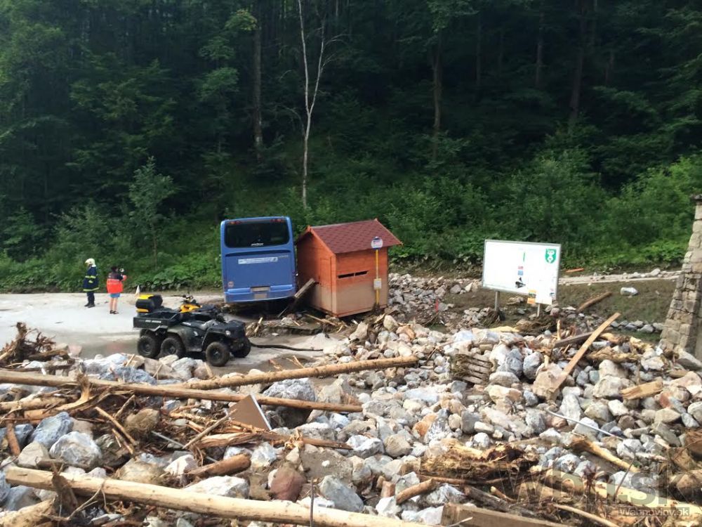 Búrky na Slovensku za sebou zanechali dramatickú spúšť - Fotka 1 z 83 ...