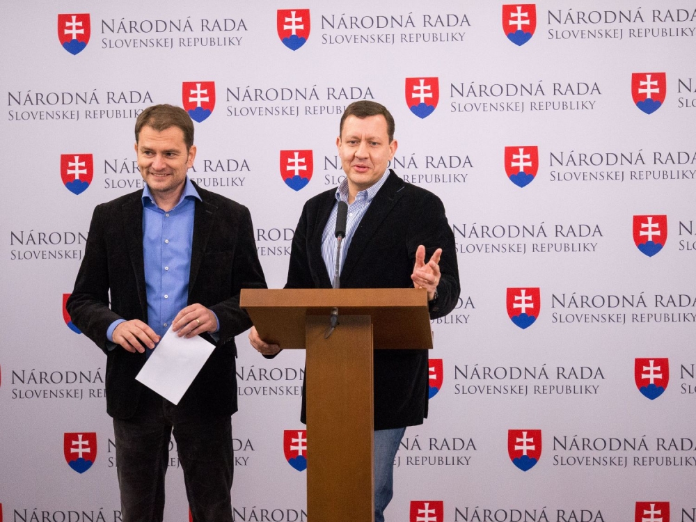 Poslanci podávajú trestné oznámenie za falošný Dankov podpis - SITA.sk