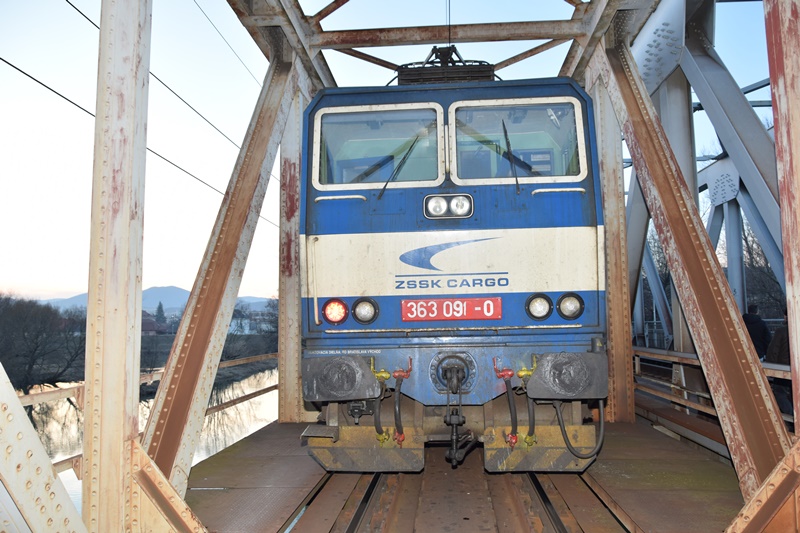 Nepozorný rušňovodič ohrozil cestujúcich, hrozí mu trest až na tri roky ...