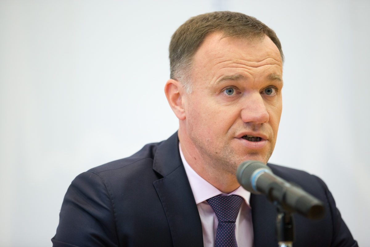 Exminister Viliam Čislák dostal pokutu tri mesačné platy za to, že ...