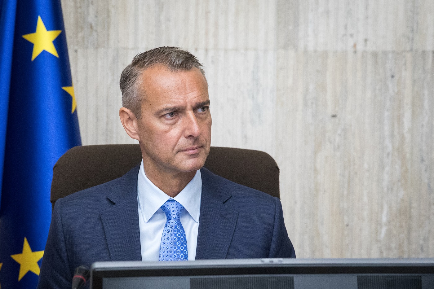 Slovensko má našliapnuté na český scenár, vláda podľa Rašiho zlyhala v ... Slovensko má našliapnuté na český scenár, vláda podľa Rašiho zlyhala v ...