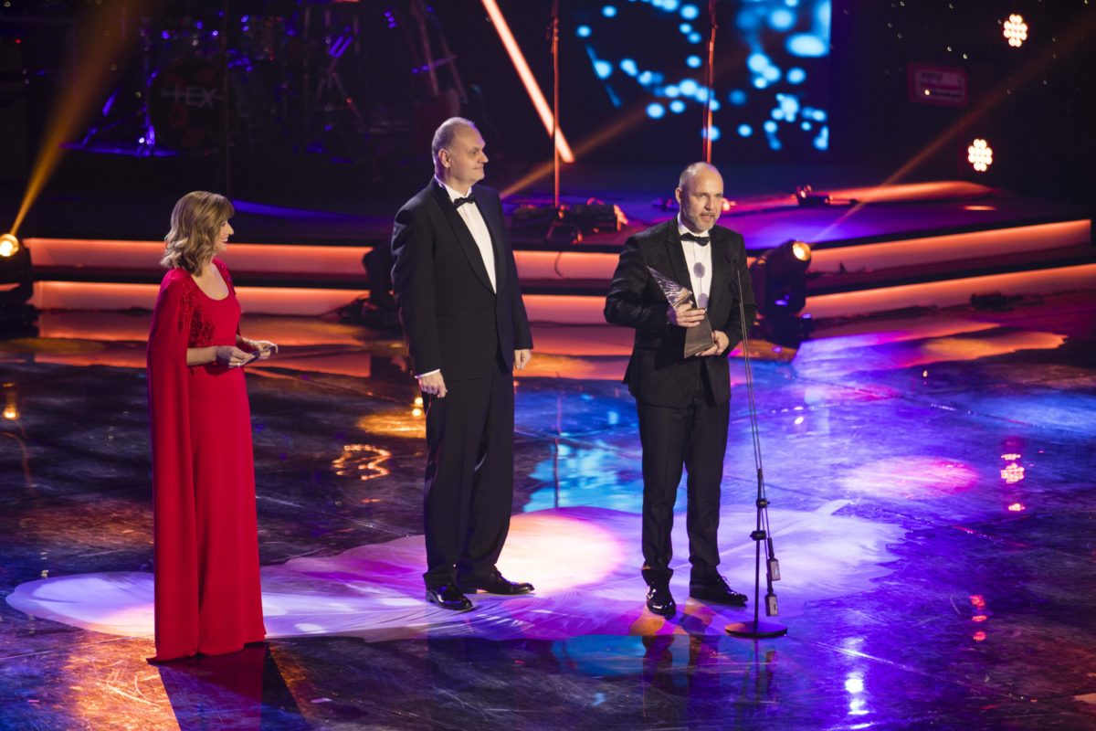 Krištáľové krídlo si odniesli Kukura aj Vlhová, mimoriadnu cenu udelili dvom osobnostiam (foto ...