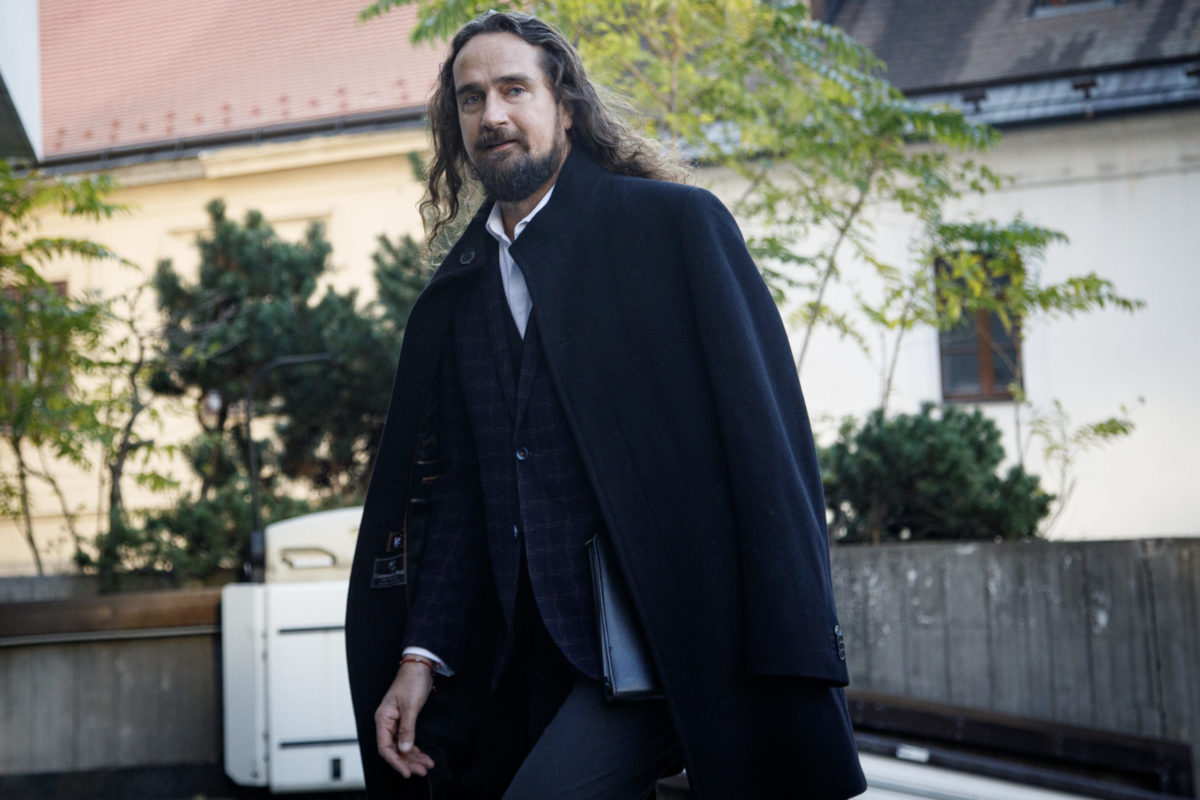 Tibor Eliot Rostas dostal za článok v časopise Zem a Vek peňažný trest ...