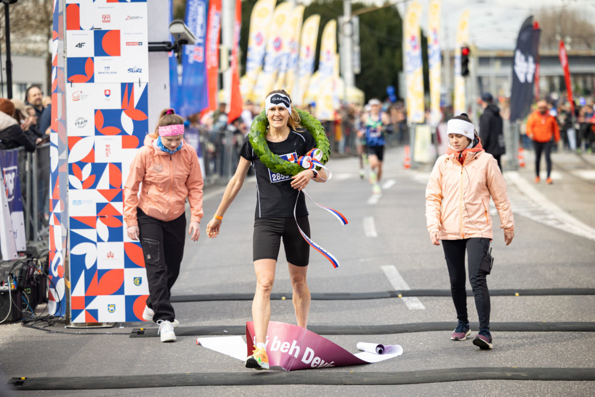 Národný beh Devín – Bratislava (fotografie) - Fotka 1 z 18 - SITA.sk