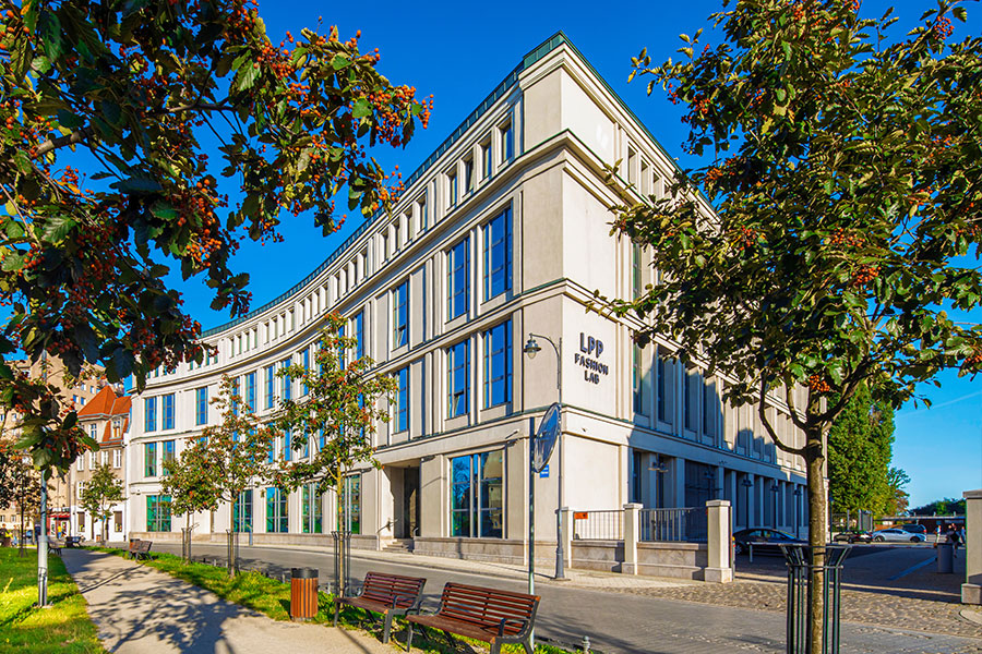 LPP zvládla výzvy roku 2022 s najvyššími tržbami v histórii skupiny. Sumár finančných výsledkov ...