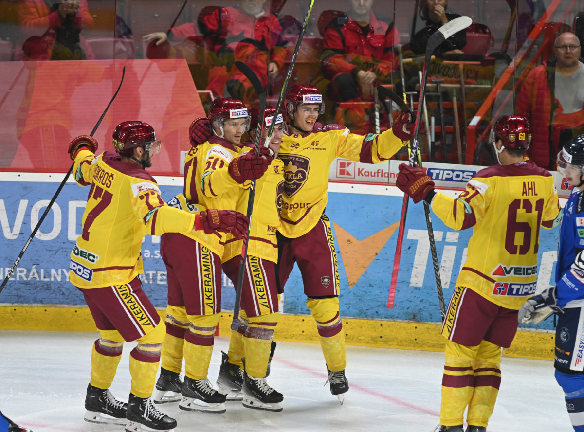 Hokej (Tipos extraliga): HK Dukla Trenčín – HK Poprad (fotografie ...