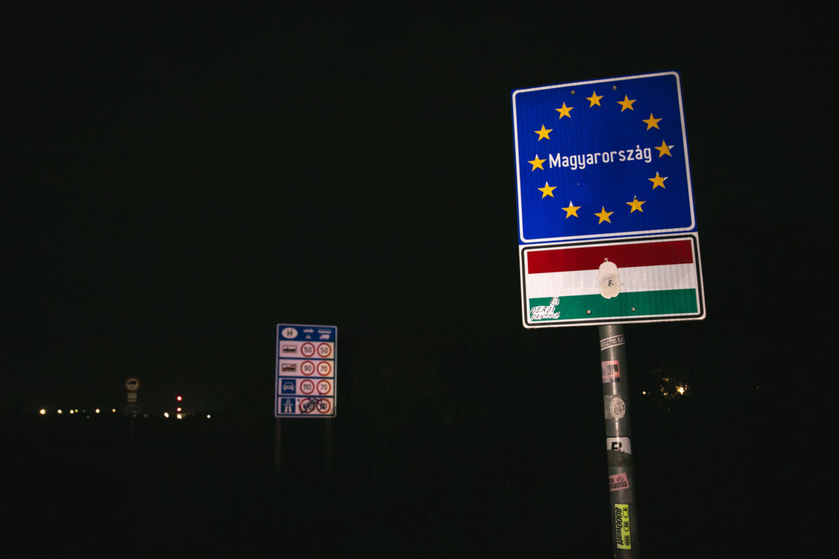 Kontroly na hraniciach s Maďarskom sa predĺžia takmer až do konca novembra, Poľsko koná rovnako ...