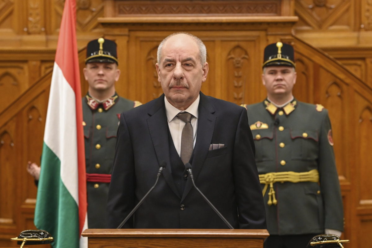 Maďarský parlament schválil zákon, na základe ktorého bude ťažšie ...