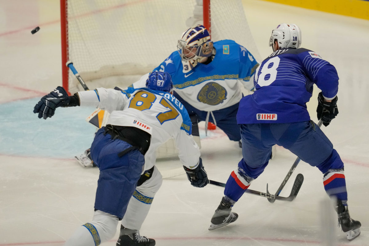MS v hokeji 2024: Kazachstan porazil Francúzsko, skóroval v presilovke ...