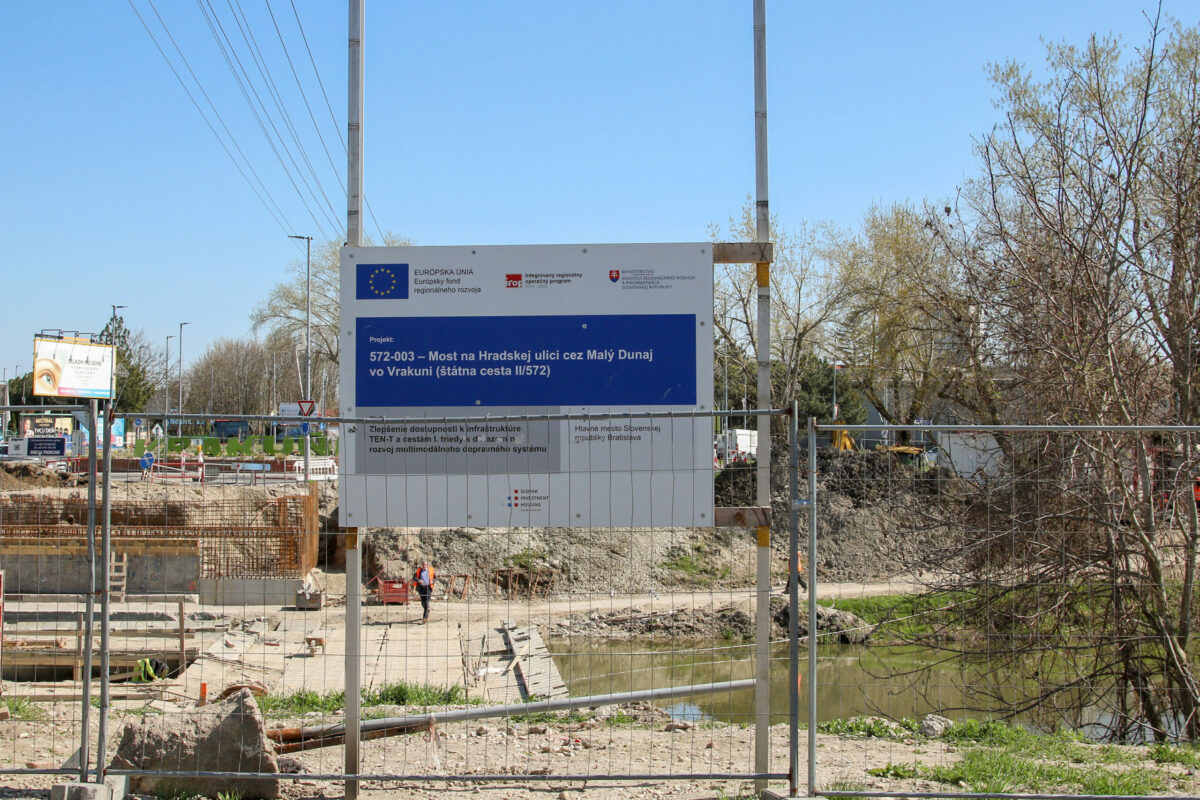 Rekonštrukcia mosta vo Vrakuni (fotografie) - Fotka 1 z 10 - SITA.sk