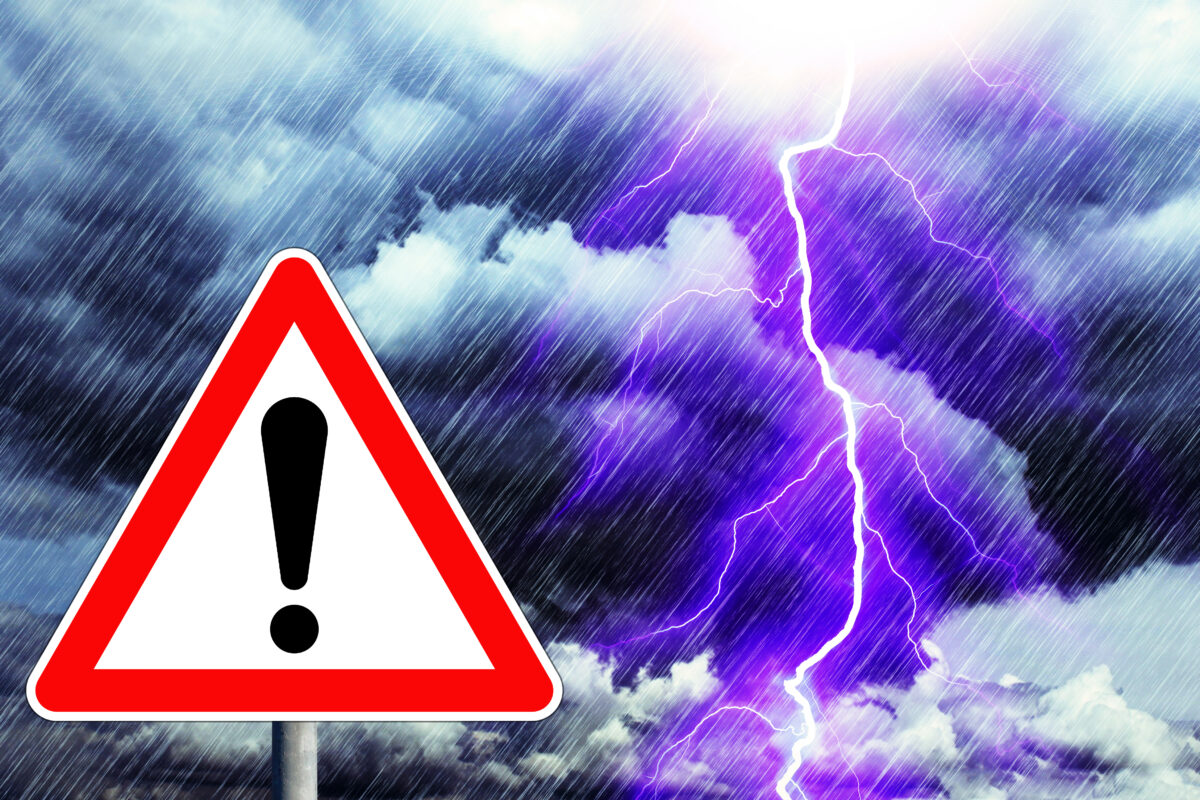 Búrky vo štvrtok udreli aj na Slovensku a platili výstrahy, v Česku sa ...