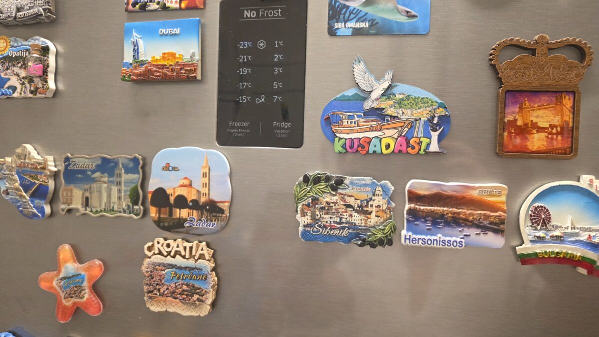 Dáva zmysel dávať magnetky z chladničky dole, aby sme ušetrili na ...