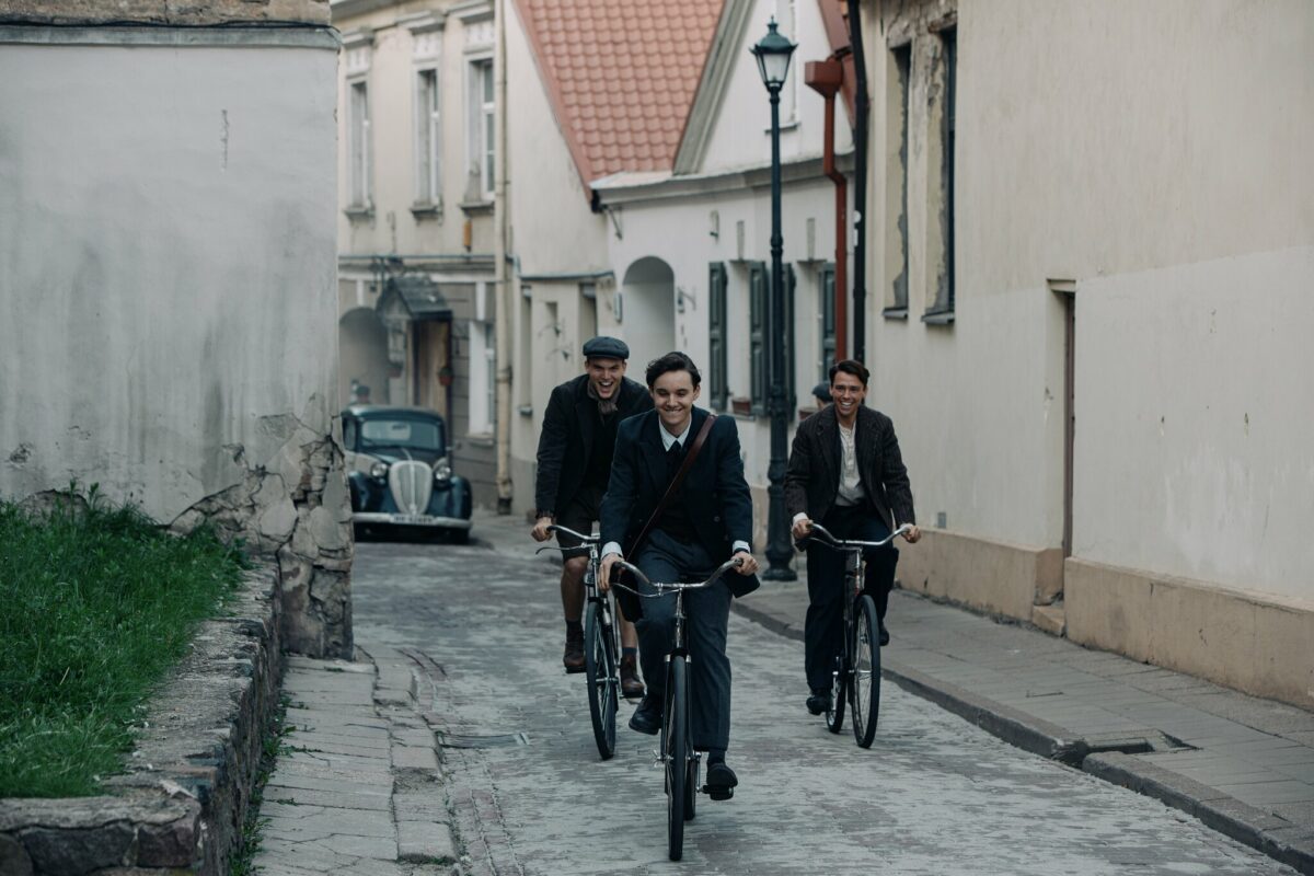Prichádza trailer filmu Pravda a zrada: Skutočný príbeh odvahy v čase ...