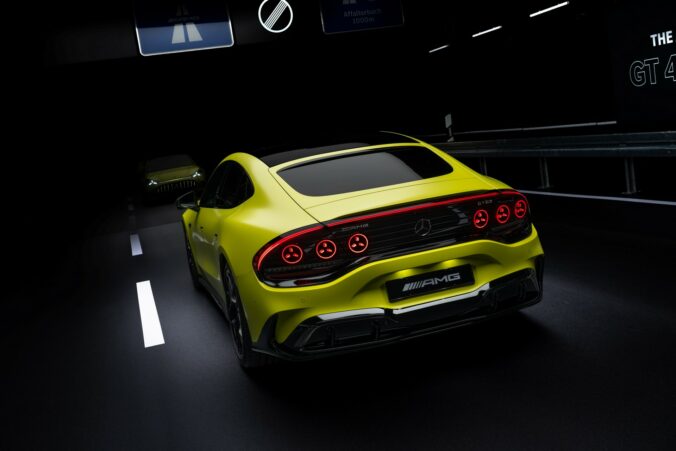 Mercedes-AMG GT4-dverové kupé: prémiový praktický superšport z ...